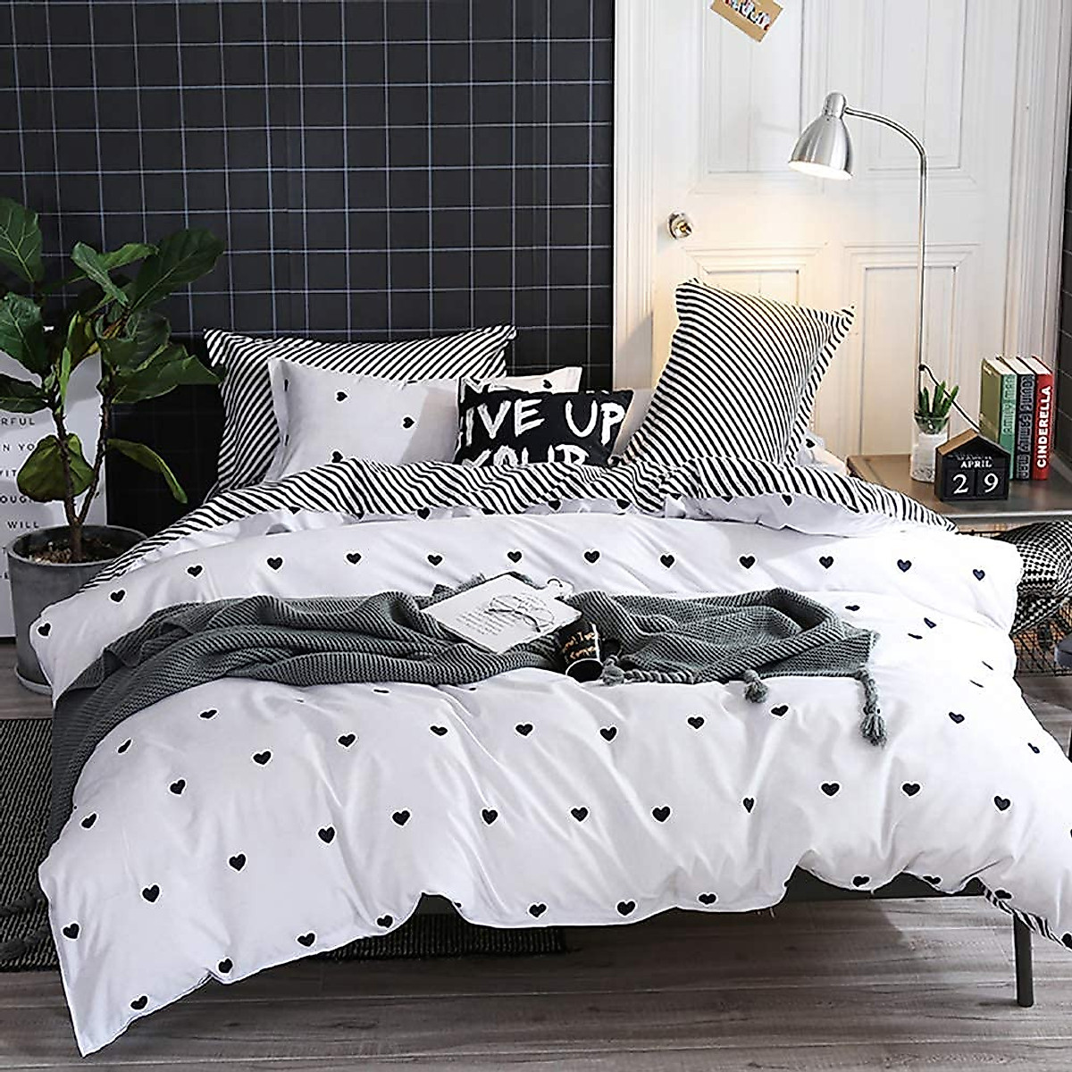 Omelas Kids Heart Love Twin Duvet Cover Set Black and White Teens Girls Lovely Heart-Shaped Pattern Striped Reversible Bedding Soft Breathable Quality Brushed Microfiber (3 Pcs,XD,T)