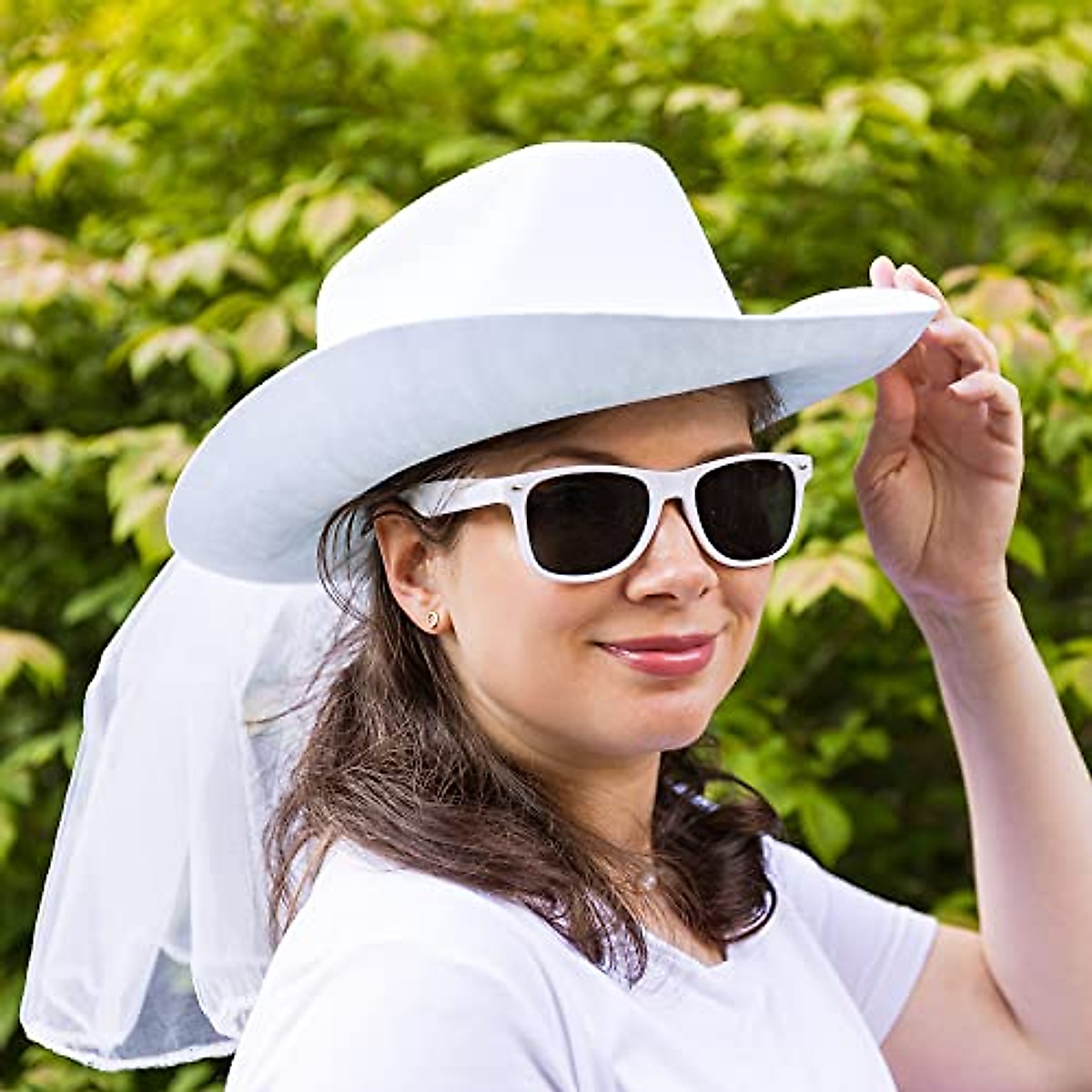 Chug Buddy Set of 7 Cowgirl Hats Bride Cowgirl Hat with Bride to Be Sash and Veil for Bachelorette Party- Favors, Supplies, Decorations, Gifts