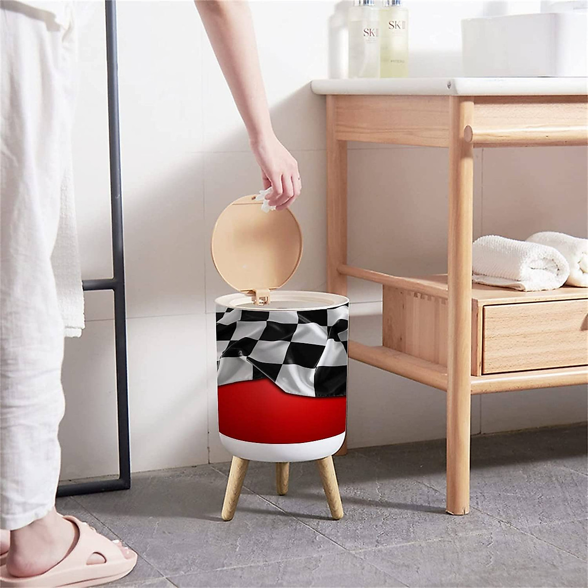 SHL96PZGX Small Trash Can with Lid Checkered Flag on red with Wood Legs Wastebasket Round Garbage Bin for Kitchen, Bathroom, 1.8 Gallon - 7L