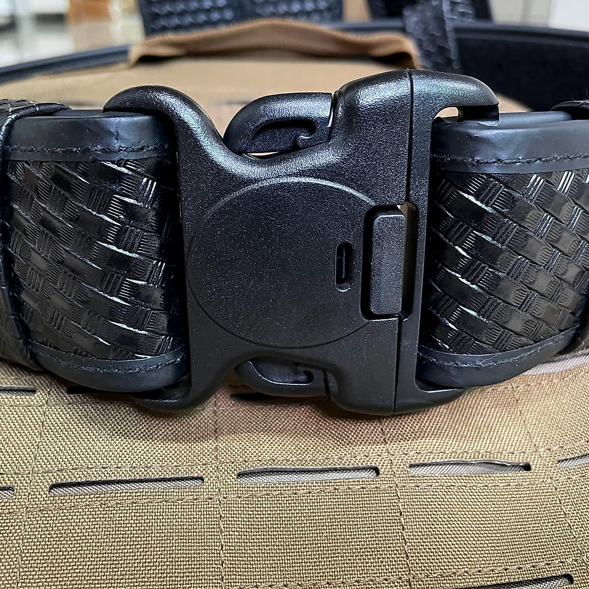 ROCOTACTICAL 2.25" Replacement Buckle System for 2-1/4in Duty Belt, Tri-Release Plastic Belt Buckle, Triple Lock,2-Pack, Black