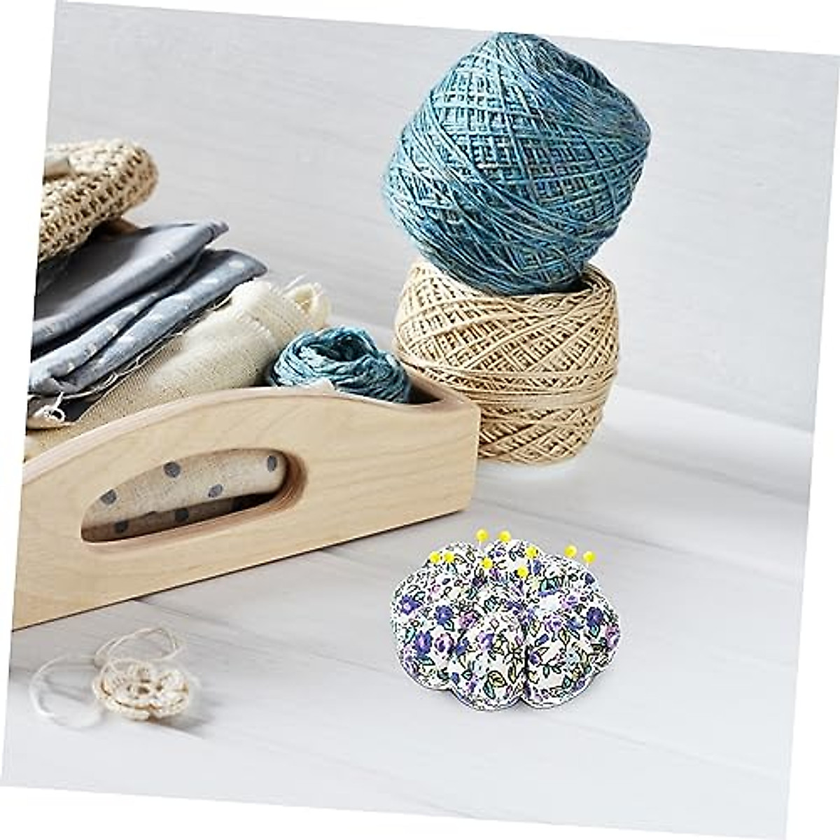 KJHBV 3Pcs Wrist pin Bag DIY Craft Needle Holder Wrist Straps Cute Wristband pin Cushions wristlets Wearable Corsage Supplies Embroidery Needles Cushions Portable Needle seat Polyester