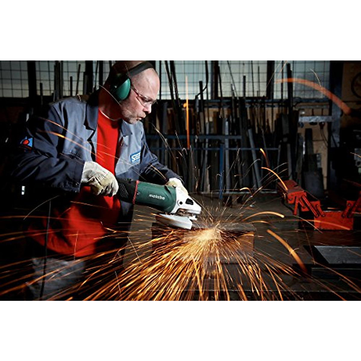 Metabo - 9" Angle Grinder - 6, 600 Rpm - 15.0 Amp W/Lock-On Trigger (606467420 24-230 MVT), Professional Angle Grinders