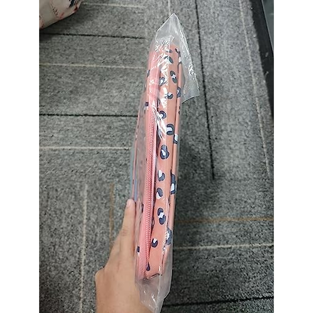 Narwey Travel Makeup Bag Large Cosmetic Bag Makeup Case Organizer for Women (Leopard)