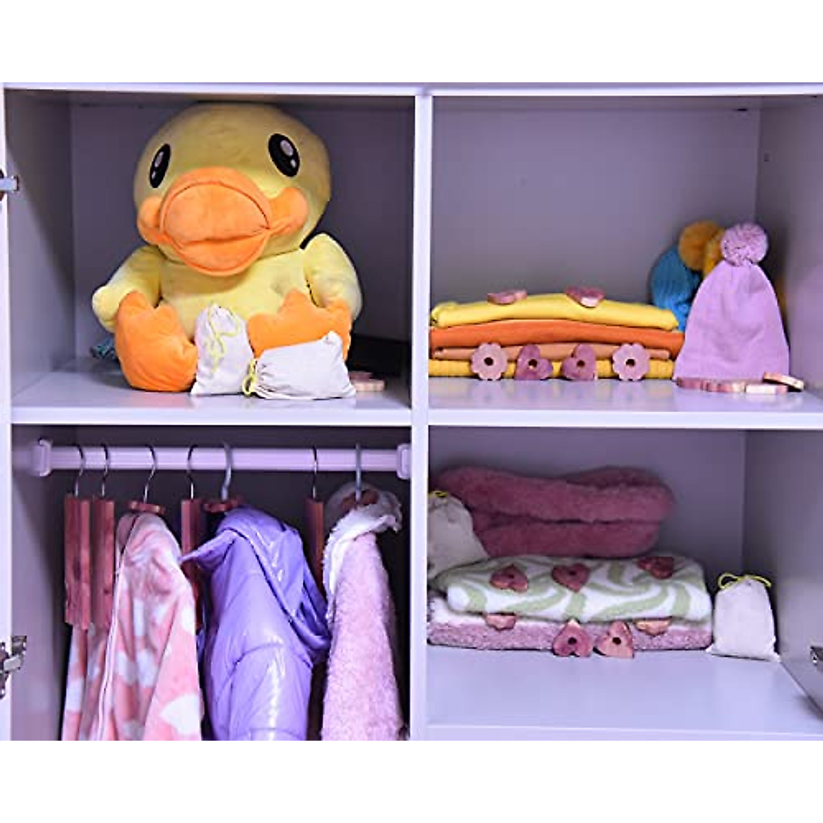 Wahdawn Fresh Aromatic Cedar Wood Blocks for Clothes Storage, Natural Red Cedar Value of Balls Hangers Rings Planks and Chips Sachets (40 Items)