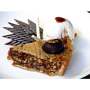 Royal Palm Pitted Medjool Dates, 16oz (Pack of 1) – 100% Natural, No Sugar Added, Non-GMO, Kosher, Fresh & Sweet – Ideal for Baking, Snacking, Energy Snacks, Healthy Eating