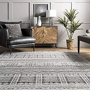 nuLOOM Mabe Geometric Aztec Runner Rug, 2' 8" x 8', Ivory