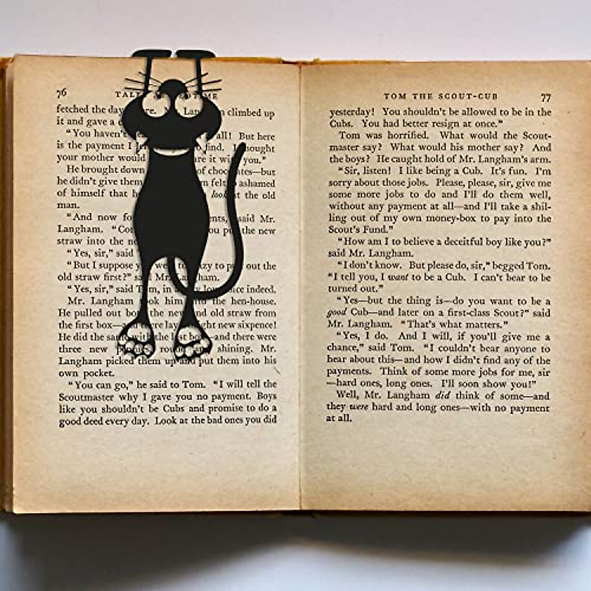 Curious Cat Bookmark for Cat Lovers,Locate Reading Progress with Cute Cat Paws Bookmarks,3D PVC Reusable Creative Cutout Black Cat Markers Hanging Kawaii Bookmark Kids Students Reader Teachers Gift