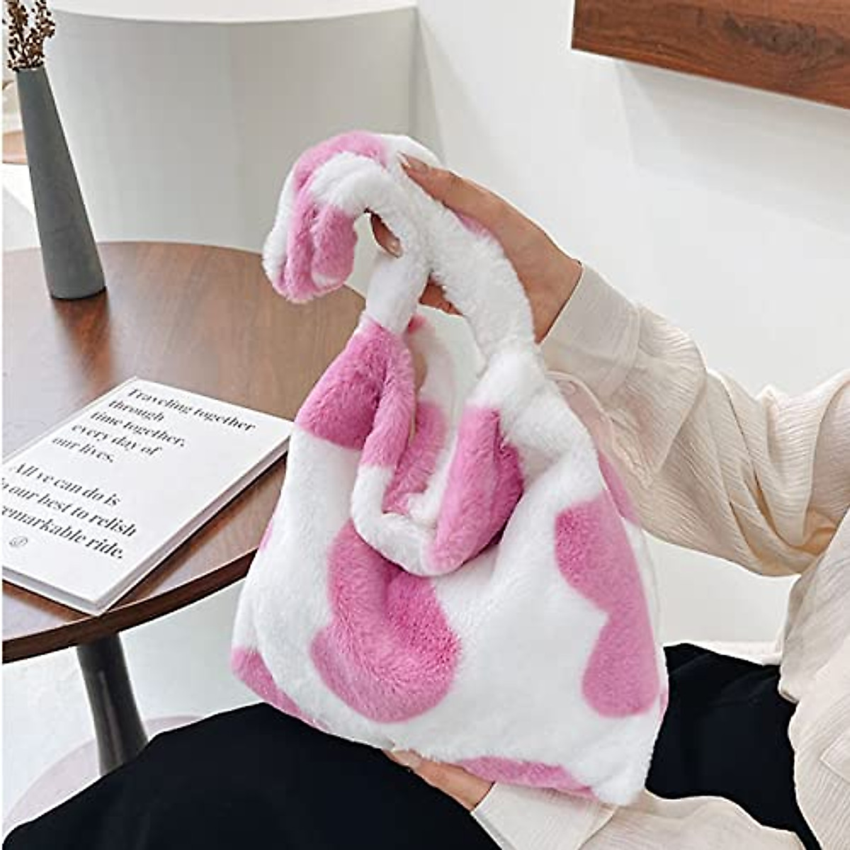 QWDLID Plush Tote Bags Fluffy Pink Hearts Pattern Print Shoulder Satchel Fashion Faux Fur Handbag Women Plush Shoulder Bag Crossbody Handbags Casual Soft Crossbody Purse for Shopping Traveling