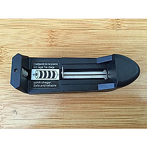 3.7V Smart Universal Rechargeable AAA AA 18650 RCR123A 14500 16340 17650 Li-ion Battery Charger for Camera/Flashlight/Laser Sight/Toys (Single Slot)