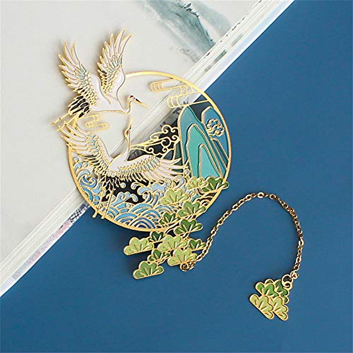 SDUSEIO 2 Pieces Chinese Style Bookmark Creative Metal Hollow Brass Bookmark Vintage Exquisite Gift Bookmark with Metal Pendant for Birthday Present