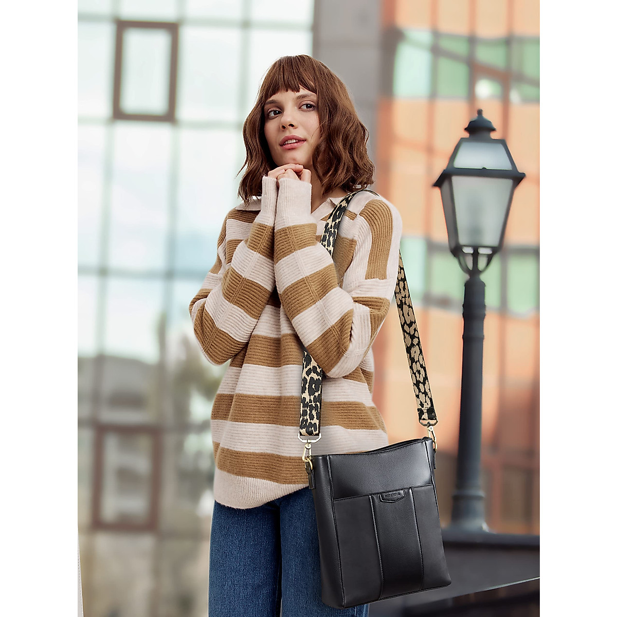 Missnine Crossbody Bags for Women Vegan Leather Crossbody Purse Fashion Shoulder Bucket Bag with Adjustable Guitar Strap