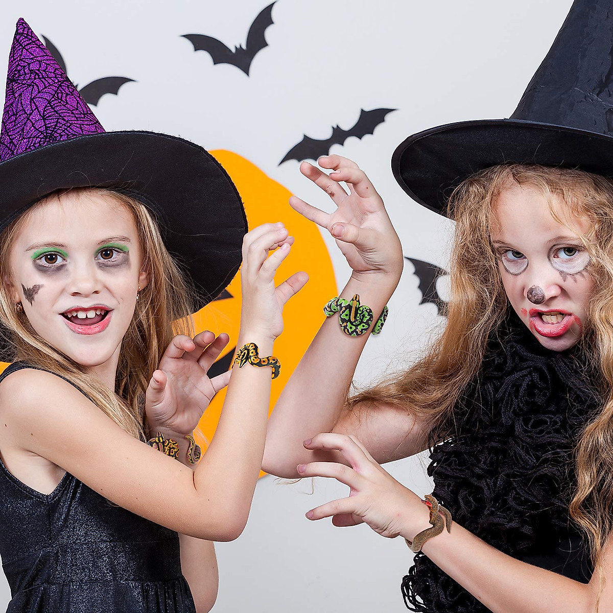 6 Pieces Toy Snake Bracelet PVC Simulation Snake Wrist Band Fake Snake Wristband Halloween Prank Toys Scary Mischievous Toys Party Supplies Realistic Snake Bracelet for Adults Teens