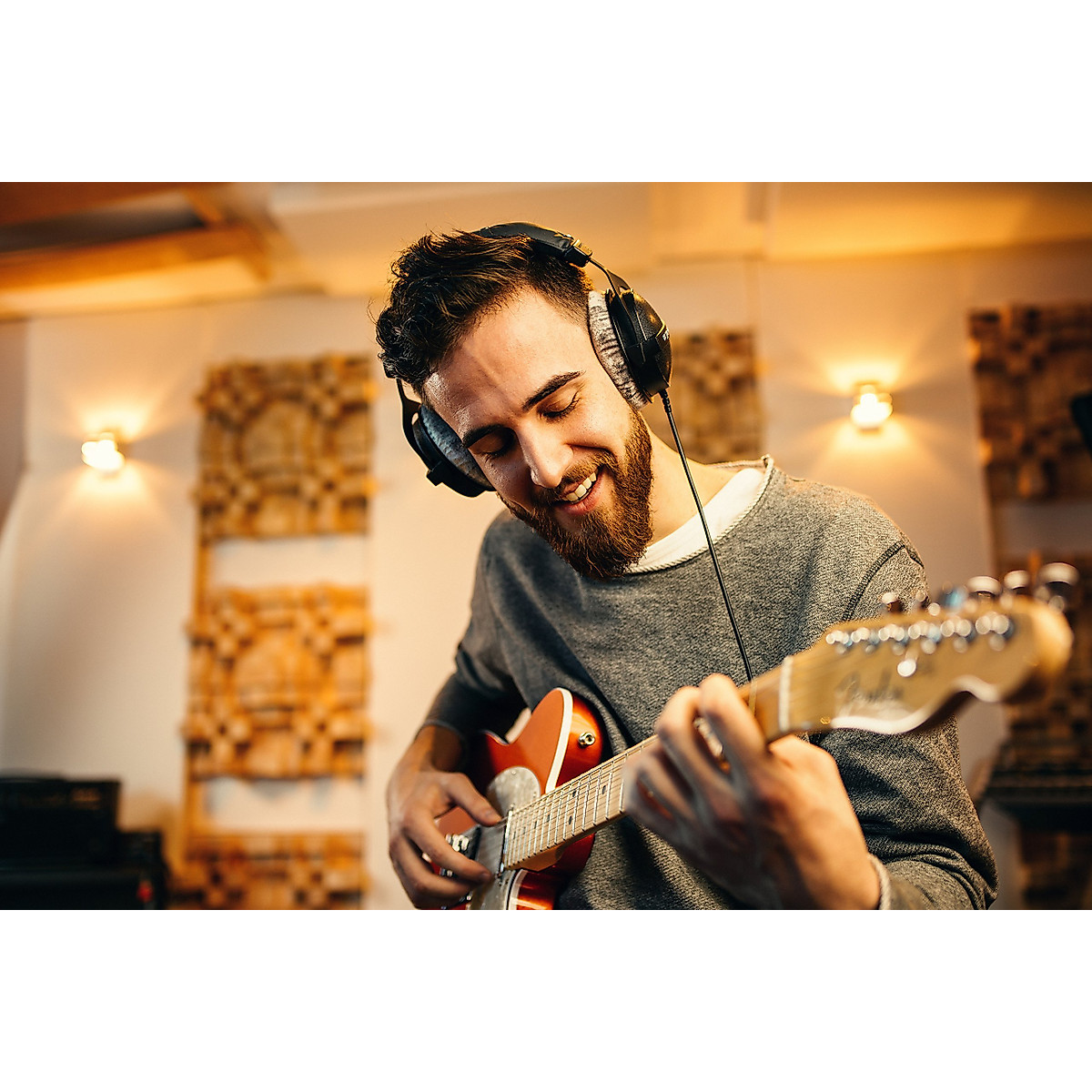 beyerdynamic DT 770 PRO 80 Ohm Studio Headphone (Renewed)