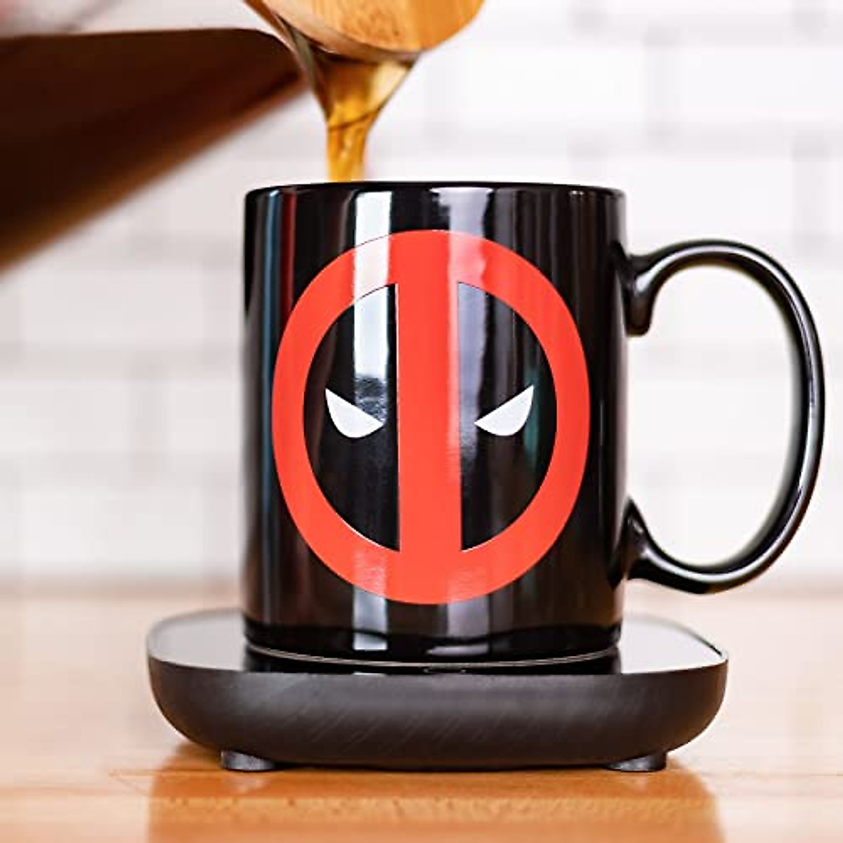 Uncanny Brands Marvel Deadpool Mug Warmer with Mug – Keeps Your Favorite Beverage Warm - Auto Shut On/Off