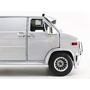 Greenlight 1983 for GMC VANDURA Custom - Silver Metallic 1/18 DIECAST Truck Pre-Built Model