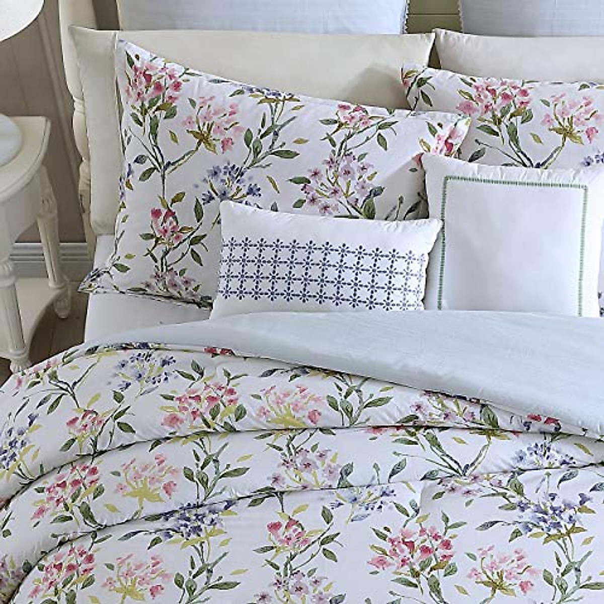 Laura Ashley Home | Meadow Breeze Collection | Comforter Set - 100% Cotton, Reversible Bedding with Matching Shams and Bonus Decorative Pillows, Queen, Purple