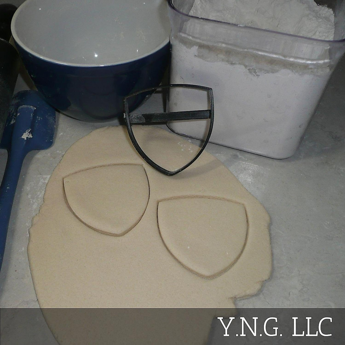 SHIELD KNIGHT GUARD PROTECTION MEDIEVAL TIMES OUTLINE COOKIE CUTTER MADE IN USA PR3175