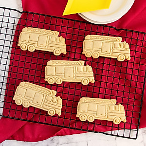 Fire Truck cookie cutter, 1 piece - Bakerlogy