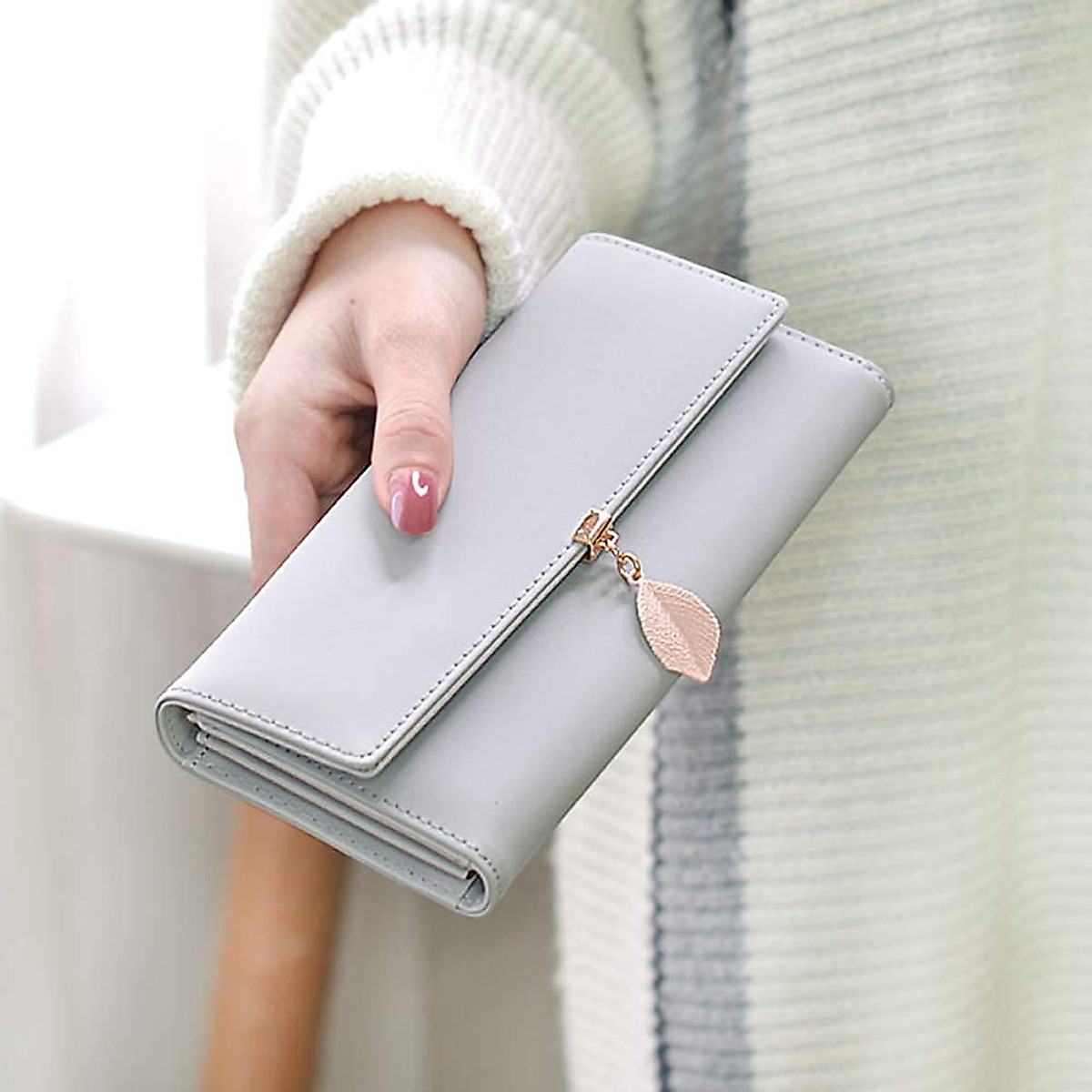 Wallet for Women，PU Leather Leaf Pendant Card Holder Phone Checkbook Organizer Zipper Coin Purse Mother's day best gifts from daughter