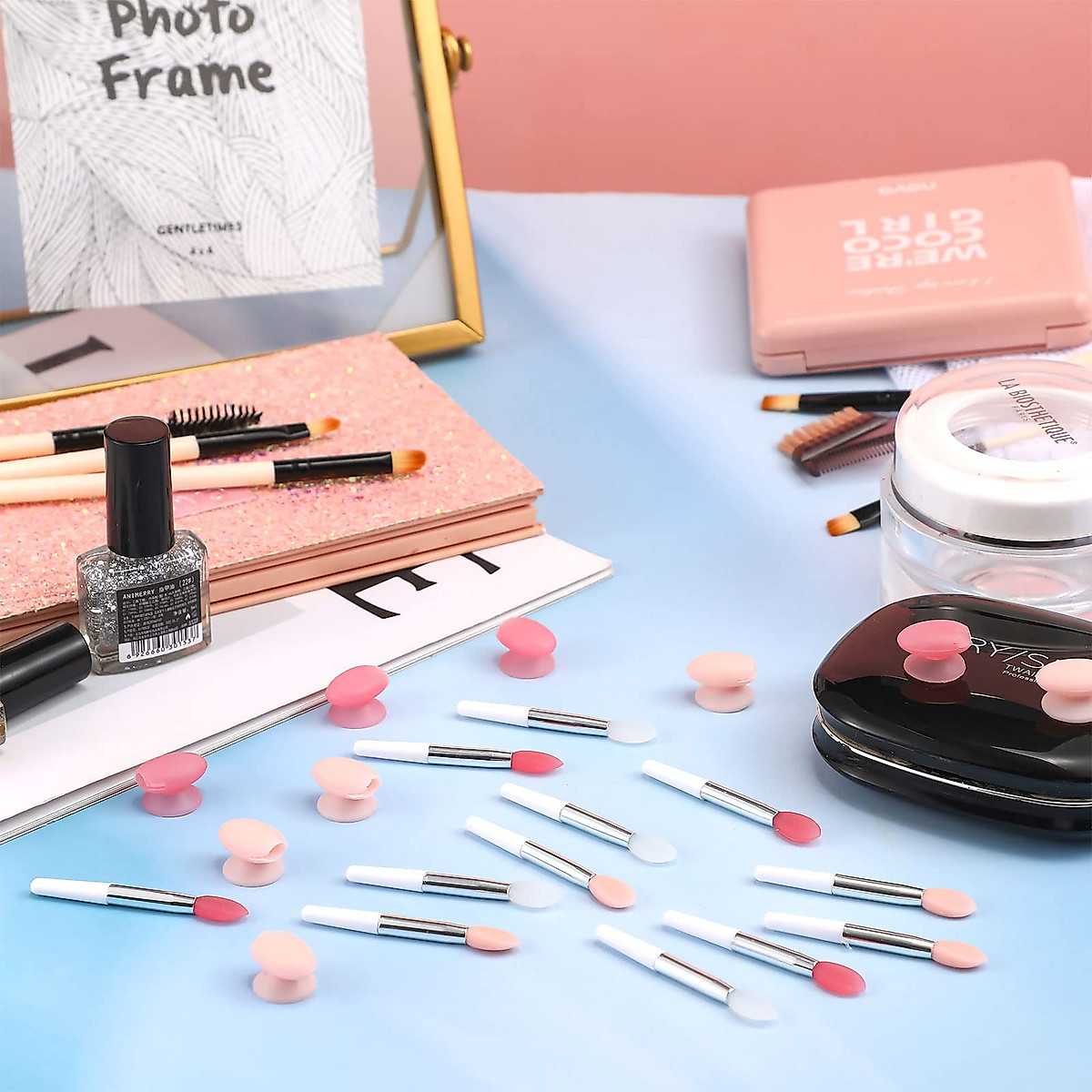 30 Pcs Silicone Lip Brush with Cover Lipstick Applicator Brushes Silicone Lipstick Brush Reusable Lip Applicator Silicone Makeup Applicator Lip Makeup Brush for Applying Cream or Eyeshadow, 3 Colors