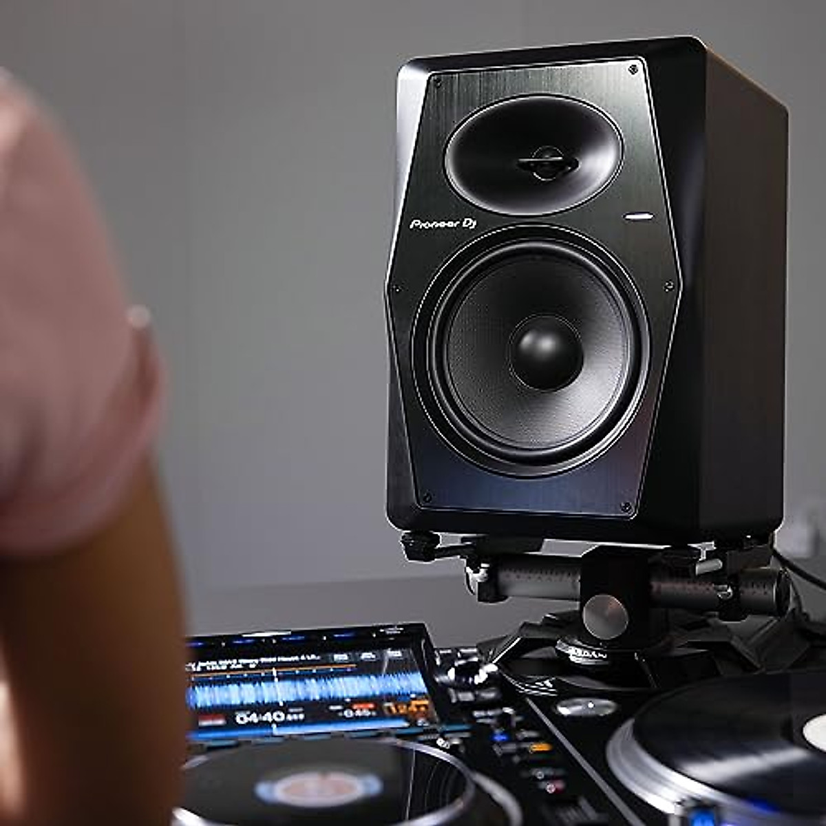 Pioneer DJ VM-70 6.5-inch Active Monitor Speaker - Black