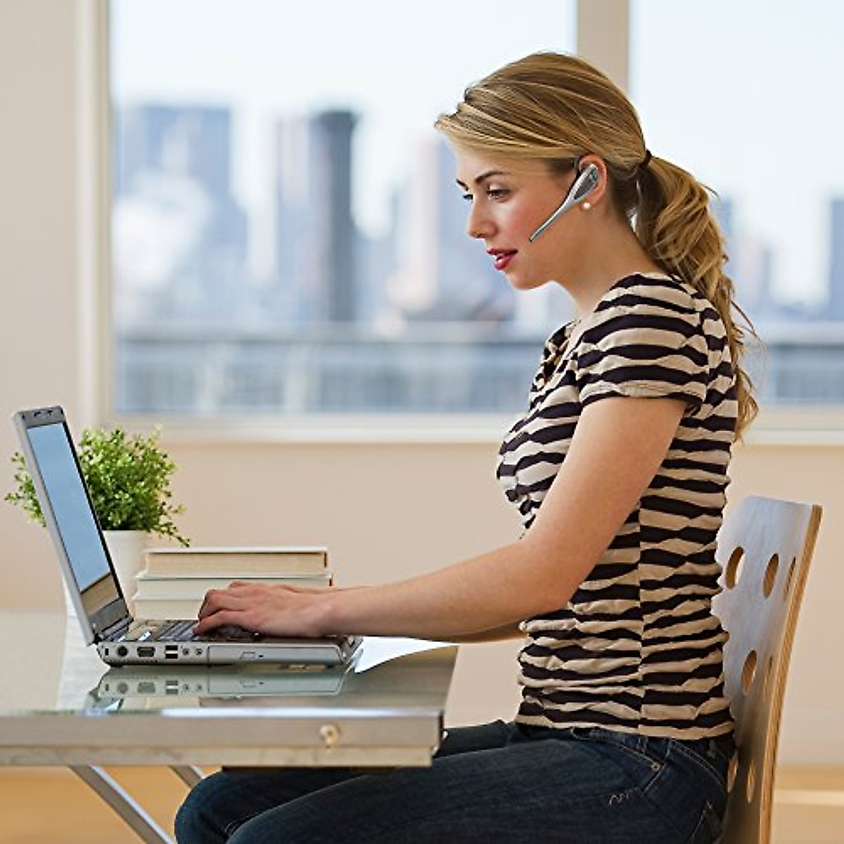 AT&T TL7912 DECT 6.0 Cordless Headset with Softphone Call Manager and Handset Lifter, Silver, Silver/gold