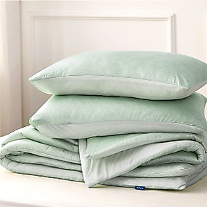 Bedsure King Comforter Set Kids - Cooling and Warm Bed Set, Sage Green Reversible All Season Cooling Comforter, 3 Pieces, 1 King Size Comforter (102"x90") and 2 Pillow Cases (20"x36")