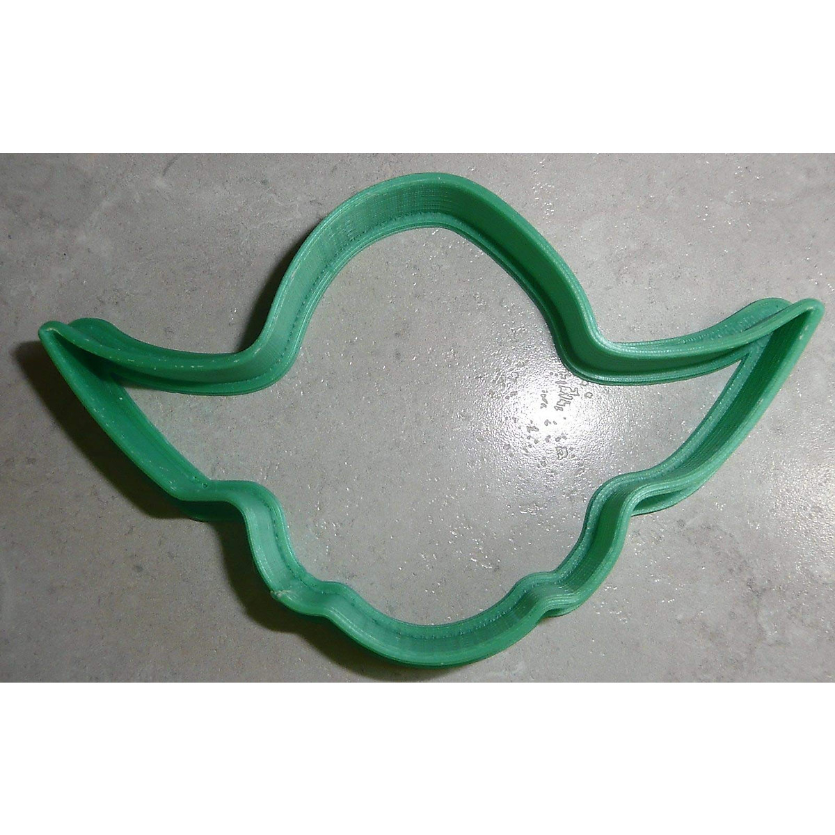 YODA OUTLINE HEAD FACE JEDI MASTER STAR WARS MOVIE CHARACTER LIGHTSABER SPECIAL OCCASION COOKIE CUTTER BAKING TOOL USA PR2045