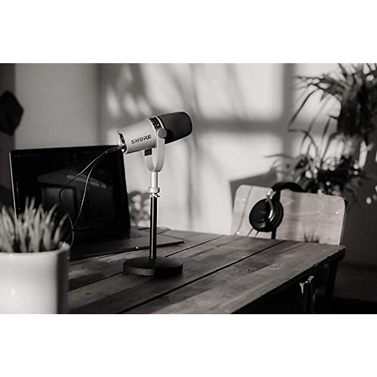 Shure MV7 USB/XLR Dynamic Microphone + SE215 Professional in-Ear Headphones for Podcasting, Recording, Streaming & Gaming, Built-in Headphone Output, Voice-Isolating Technology - Silver/Clear