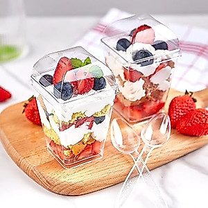 Zezzxu 100 Pack 5 oz Dessert Cups with Dome Lids and Spoons Mini Parfait Cups Clear Plastic Tasting Appetizer Bowls for Fruit Ice Cream Pudding Mousse