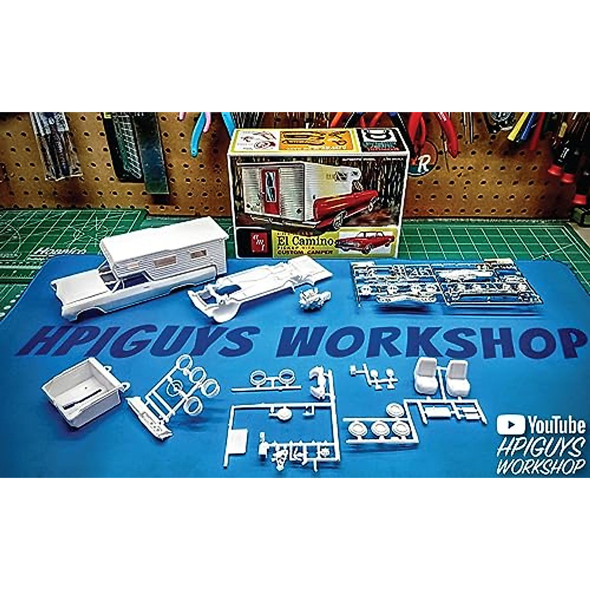 AMT 1965 Chevy El Camino w/Camper 1:25 Scale Model Kit