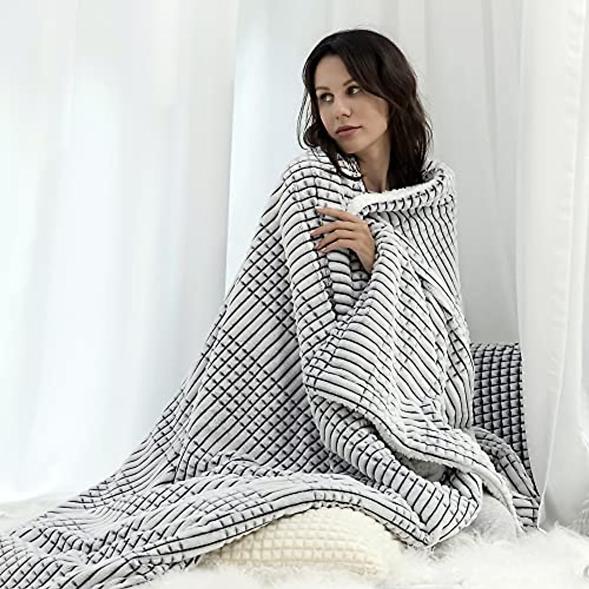 Cozy Bliss Grid Sherpa Blanket, Double Sided Fuzzy Soft Fleece Throw Blanket Cozy Plush Thick Ribbed Blanket for Couch Bed Sofa (Black Marl, 90 x 90)