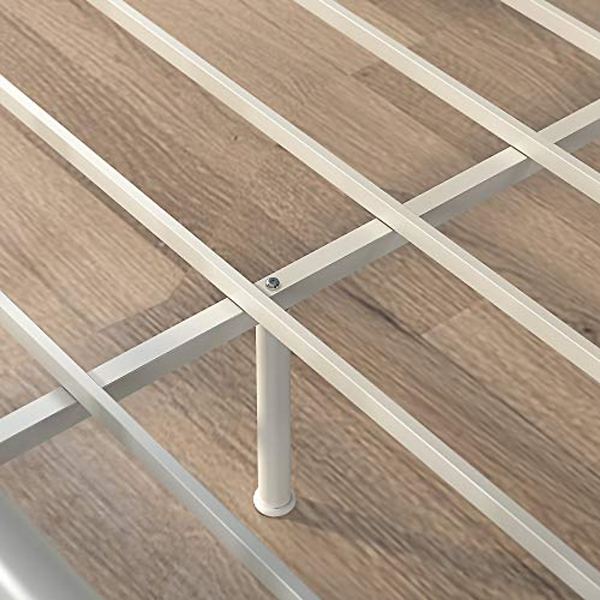 ZINUS Florence Full Panel Metal Platform Bed Frame / Mattress Foundation / No Box Spring Needed / Easy Assembly, White, Full