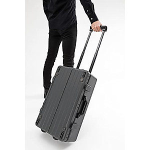 BOSS BCB-1000 Heavy Duty Suitcase-Style Guitar Effects Maximum Protection with Retractable Handle, Wheels and Removable Aluminium Pedal Board (BCB-1000X)