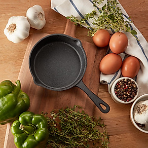 Casamoda 5.4 inch (13.7cm) pre-seasoned cast iron skillet, Mini Fry Pan, Round