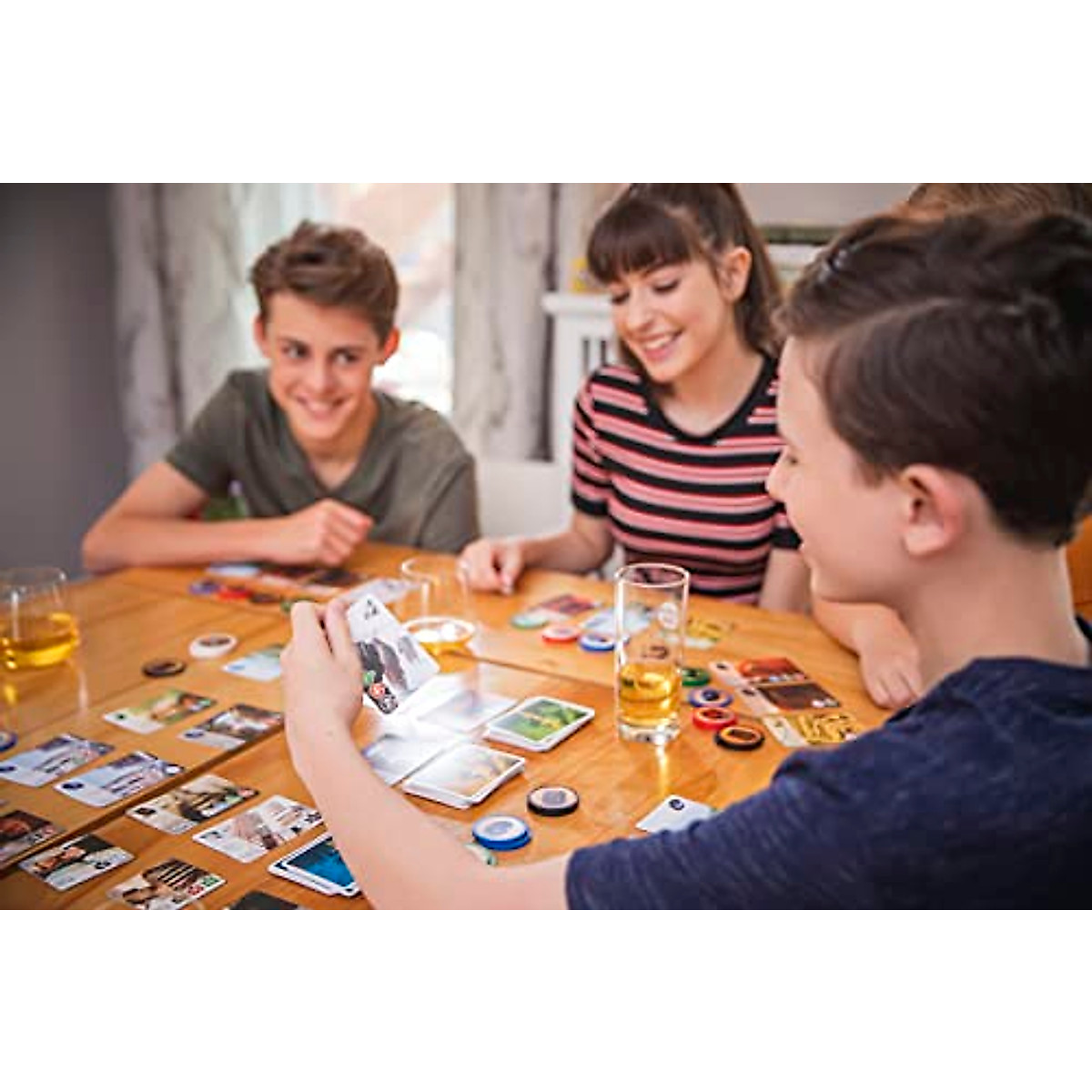 Splendor Board Game (Base Game) - Strategy Game for Kids and Adults, Fun Family Game Night Entertainment, Ages 10+, 2-4 Players, 30-Minute Playtime, Made by Space Cowboys