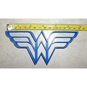 WOMAN SUPERHERO W DETAILED COOKIE CUTTER BAKING TOOL USA PR511