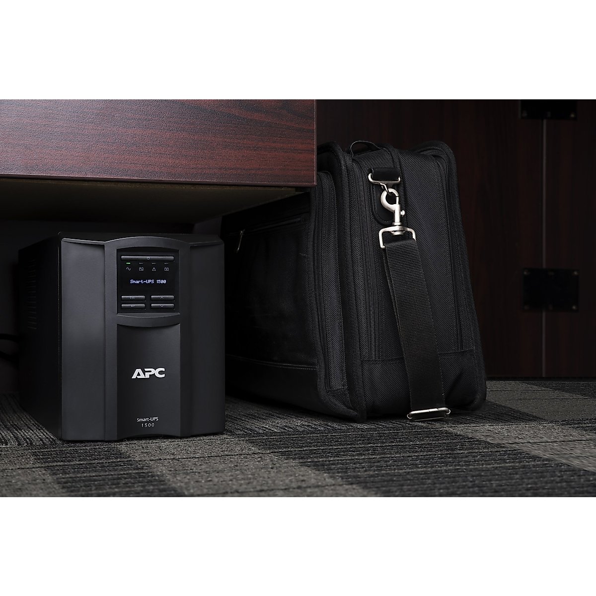 APC Smart-UPS 1500VA UPS with SmartConnect, Pure Sinewave UPS Battery Backup, Line Interactive, 120V Uninterruptible Power Supply (SMT1500C), Black (Renewed)
