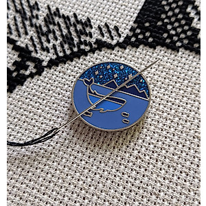 Whale Needle Minder