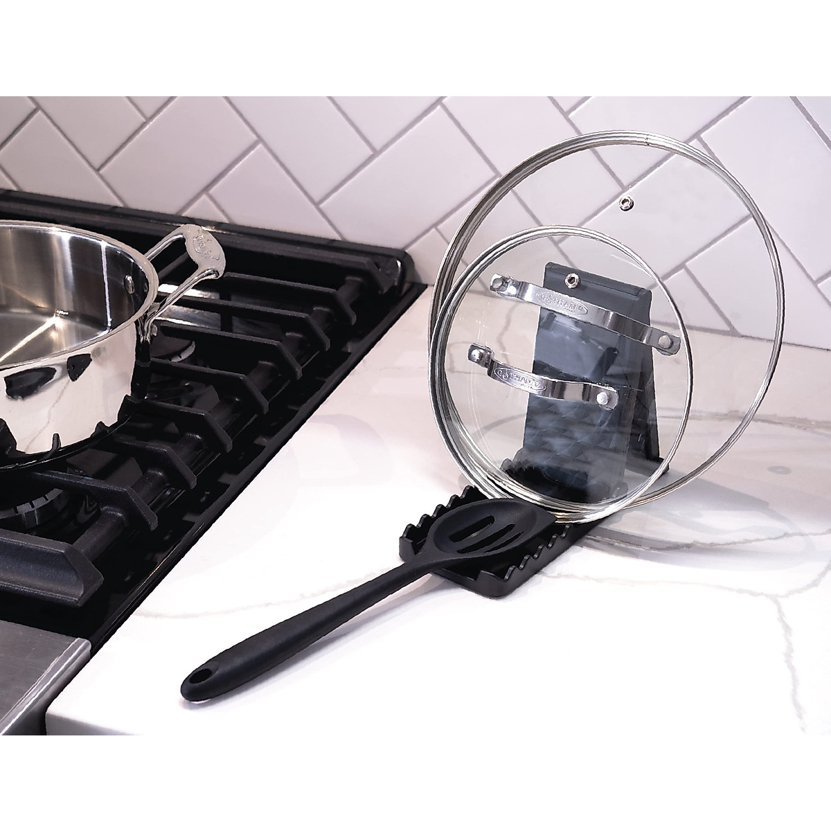 S&T INC. Pot Lid Holder and Spoon Rest for Kitchen Counter, Pot Lid Rack and Cooking Utensils Rest, 3.1 Inch x 8.3 Inch x 5.9 Inch, Black