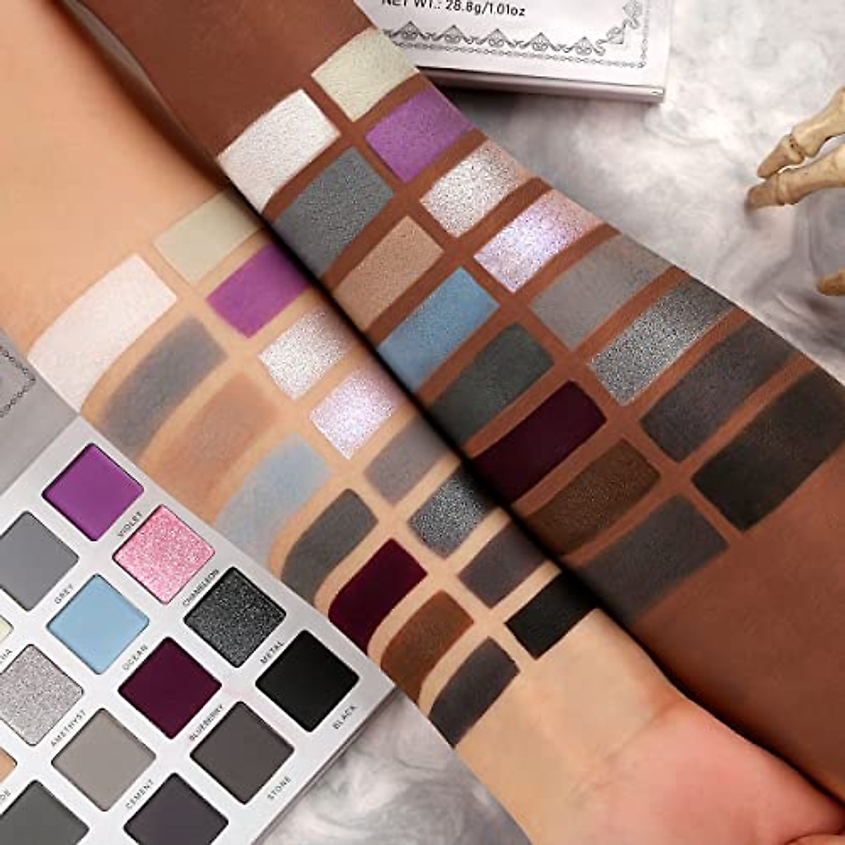 Afflano Smoky Grey Eyeshadow Palette, Highly Pigmented Silver Glitter Black White Gray Smokey Eye Eyeshadow Makeup, Emo Goth Halloween Makeup, Purple Blue Cool Toned Dark Eye Shadow Pallet