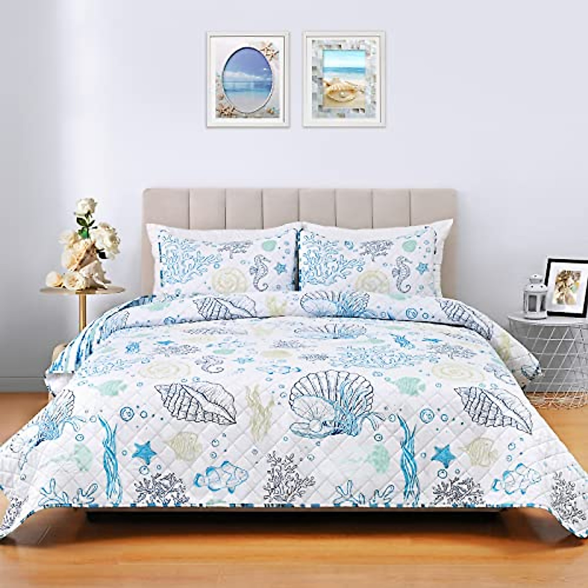 FRAMICS 3-Piece King Size Reversible Quilt Set Summer Quilt Lightweight Ocean Quilts Beach Bedspread Coverlet Blue Coral Conch Seashell Coastal Bedding for All Season(1 Quilt, 2 Pillow Shams)