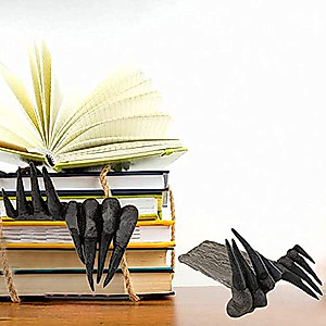 NEWMIND 1Pcs 3D Bookmark-Thriller Demon Hand Bookmark，Creative 3D Devil's Hand Bookmark Resin Stationery Gift Bookshelf Ornaments，Resin Claw Witch's Hand Festival Decor Novelty Cool Gifts-Gray