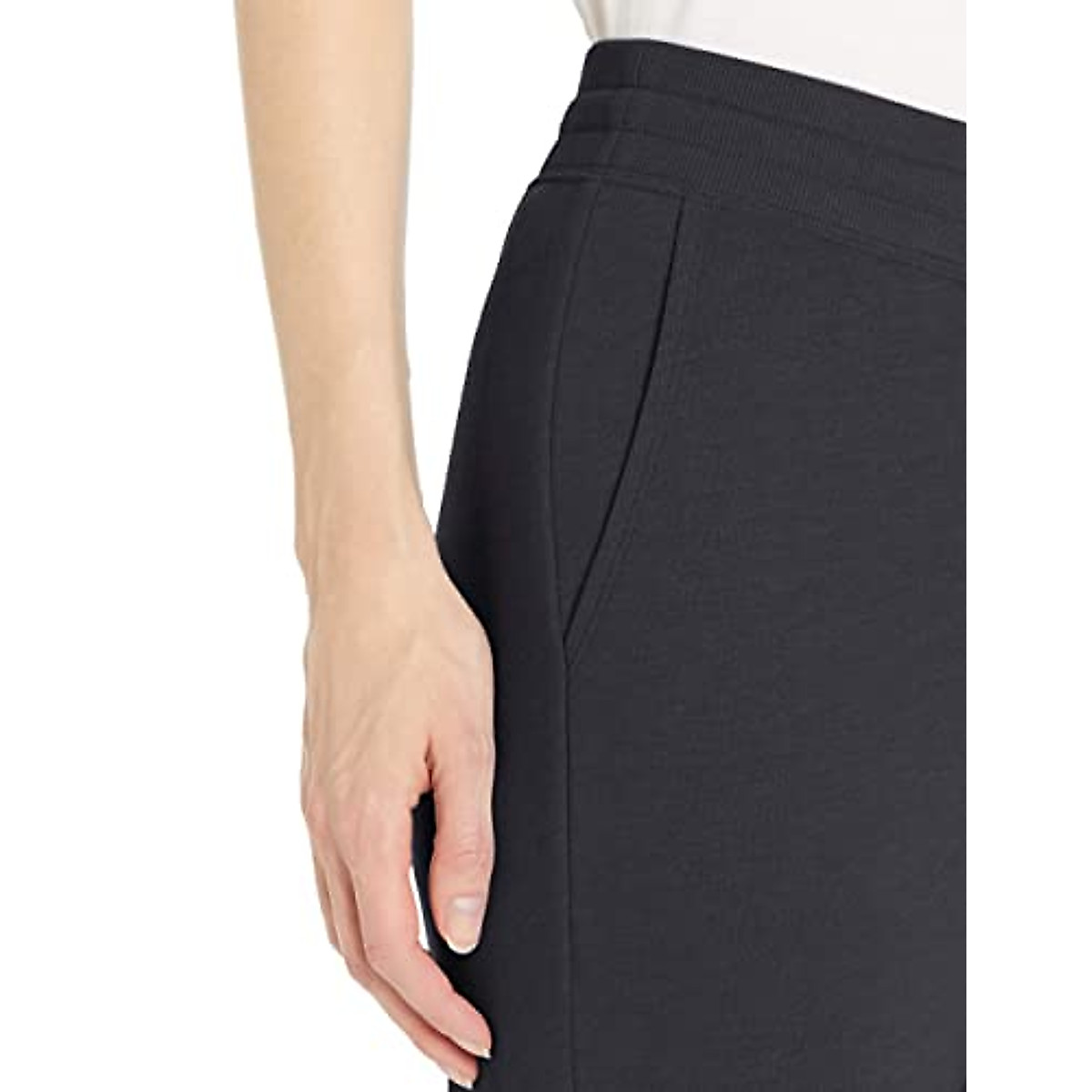 Amazon Essentials Women's French Terry Fleece Capri Jogger Sweatpant (Available in Plus Size), Black, XX-Large