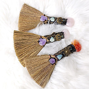 Natural Crystal Magic Broom,Mini Witch Broom,Crystal Witch Wiccan Altar Broom,Magic Ceremony Decor,Handmade Reiki Broomstick for Cleansing Healing Fengshui
