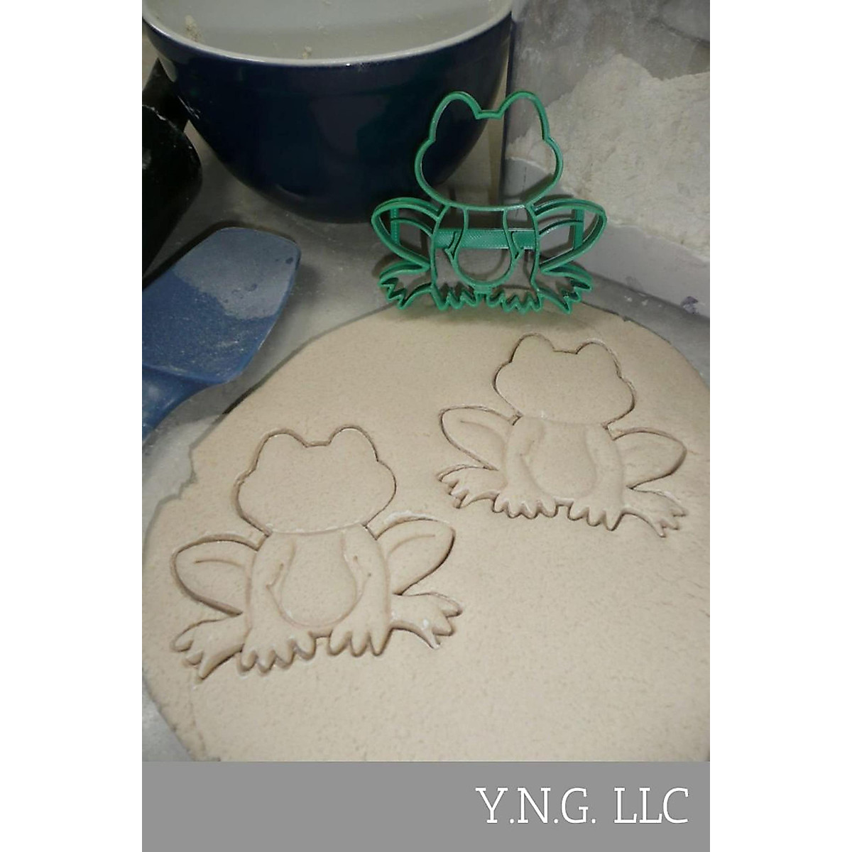 FROG WITH DETAIL AMPHIBIAN COOKIE CUTTER MADE IN USA PR4460