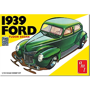 AMT 1939 Ford Sedan Street Rod Series 1:25 Scale Model Kit