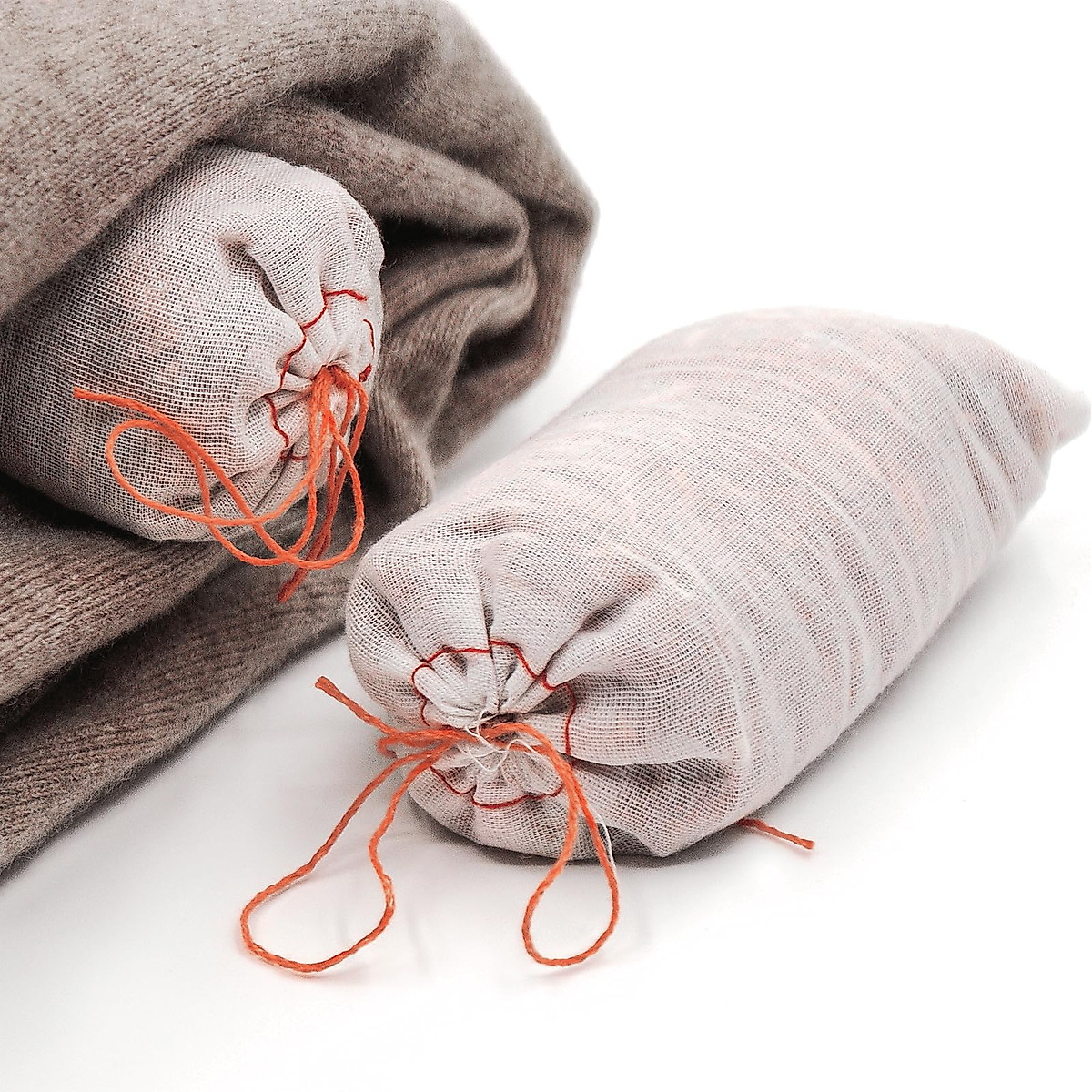 Homode Cedar Balls and Cedar Sachets, Aromatic Cedar Wood Blocks and Shavings Bags for Clothes Shoes Storage, Ideal for Closets and Drawers, 20 Pack