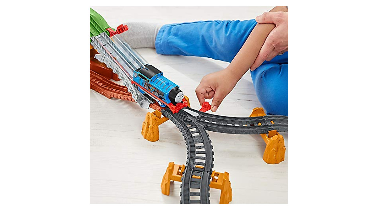Thomas & Friends Walking Bridge Train Set for Kids