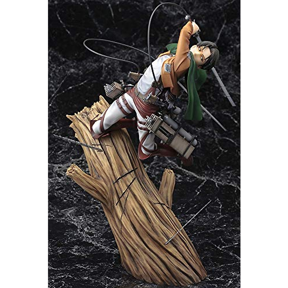 Kotobukiya Attack on Titan: Levi (Renewal Package Version) ArtFX J Statue, Multicolor